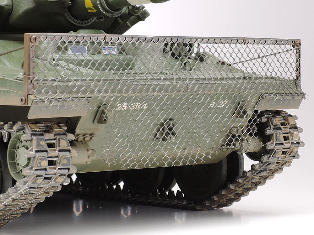 1/16 Tamiya Big Tank #13 U.S. Airborne Light Tank M551 Sheridan (Displ ...